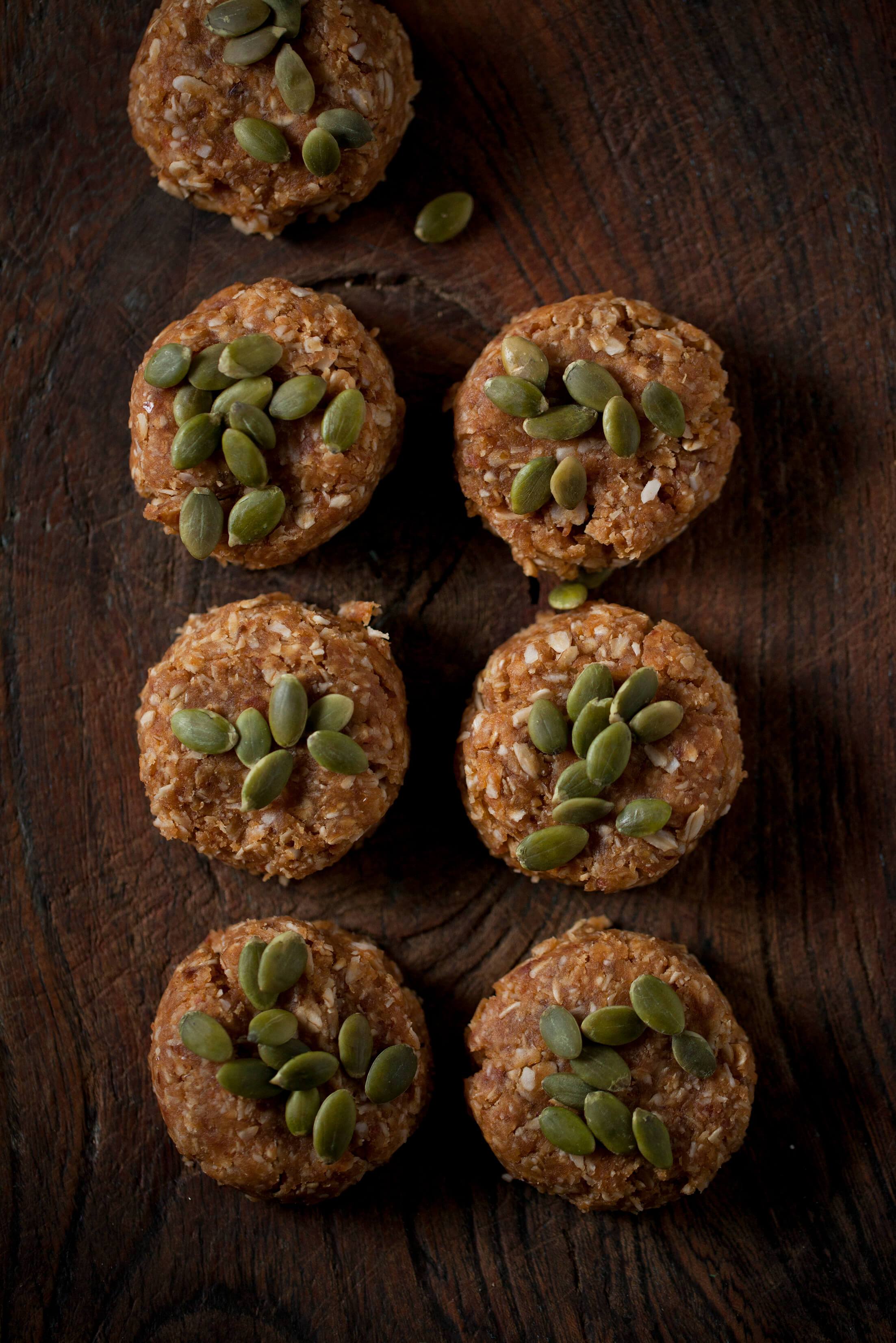 Delicious Raw Vegan Cookies – The Healthy Chef